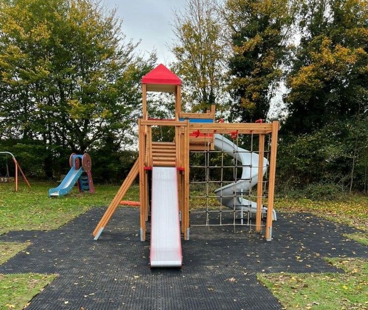 Outdoor play & playground equipment | LARS LAJ® UK playgrounds