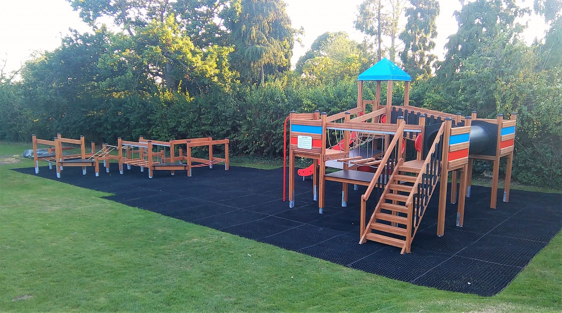 Outdoor play & playground equipment | LARS LAJ® UK playgrounds
